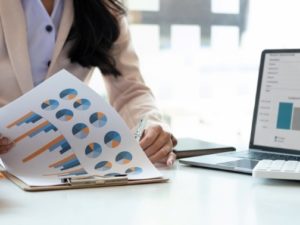 Differentiating between the abstract and the introduction of a research ...